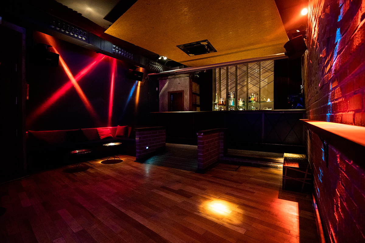 Intruso Bar - Bares de Copas en Madrid Capital, Madrid, España - Sitio ...