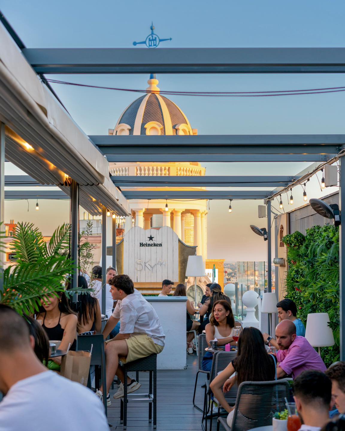 Sky 44 Rooftop Terraza & Bar - Azoteas en Madrid Capital, Madrid ...