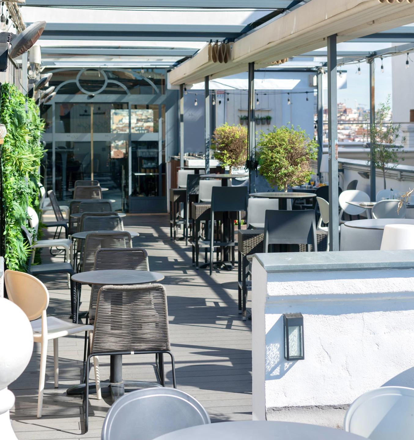 Sky 44 Rooftop Terraza & Bar - Azoteas en Madrid Capital, Madrid ...